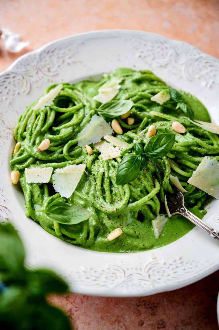 Tallarines Verdes (Peruvian Green Spaghetti) - Chocolates & Chai